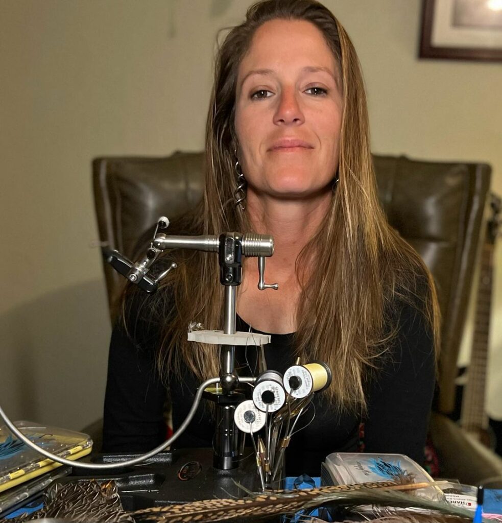 WFS 472 - Fly Tying Techniques with Sara Jo Royalty - Daiichi, Pinfish ...